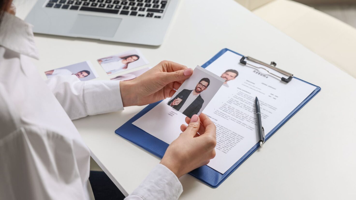 Dicas para uma Foto de Currículo Perfeita em 2024